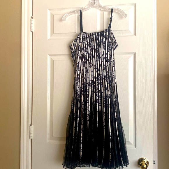 Papillon Blanc | Dresses | Papillon Elegant Black And White Dress ...